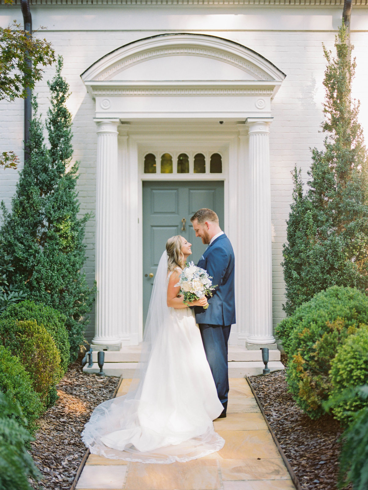 Mr. and Mrs. Moseley | Boxwood Estate | www.haylienoelle.com